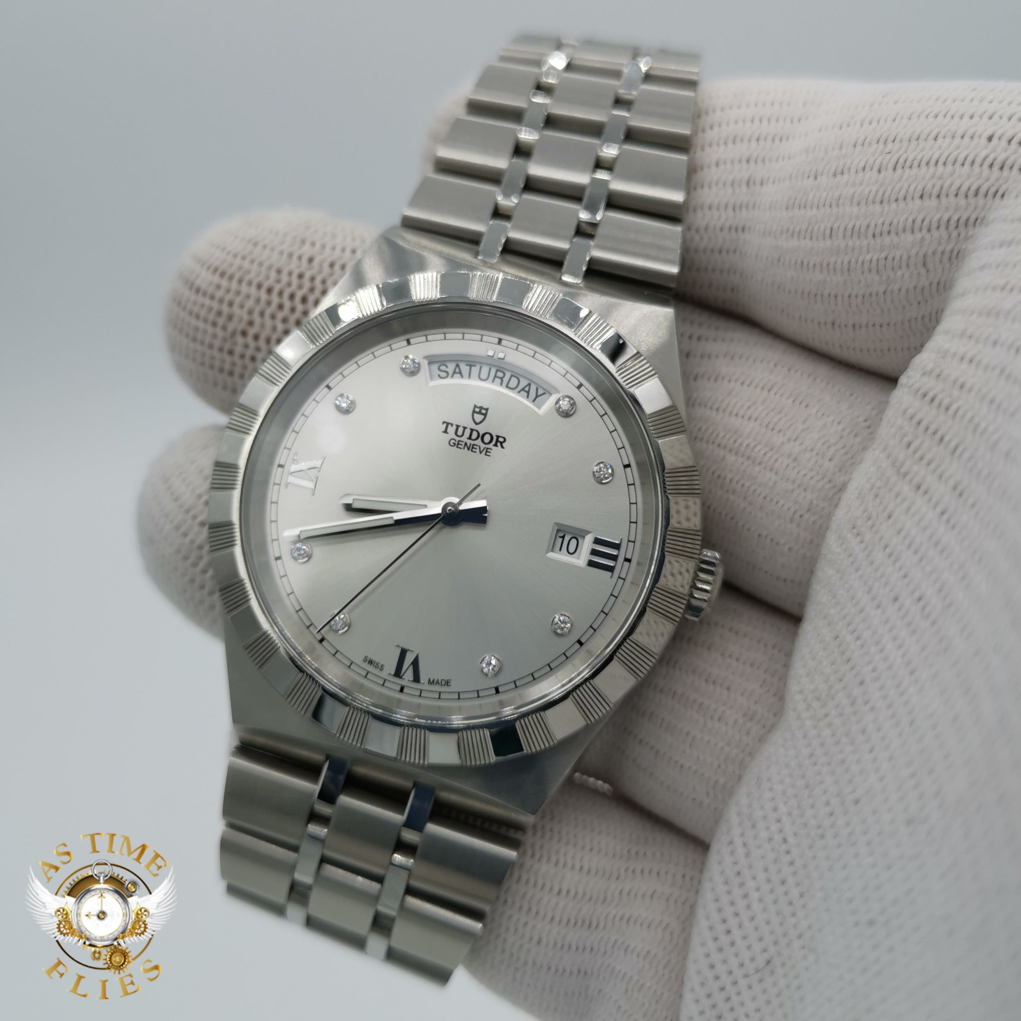 Tudor Royal M28600-0002 '23 card, box and papers